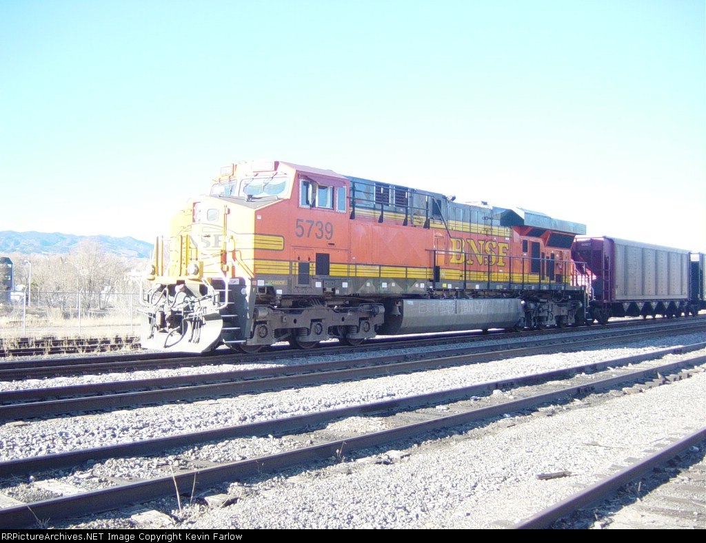 BNSF 5739